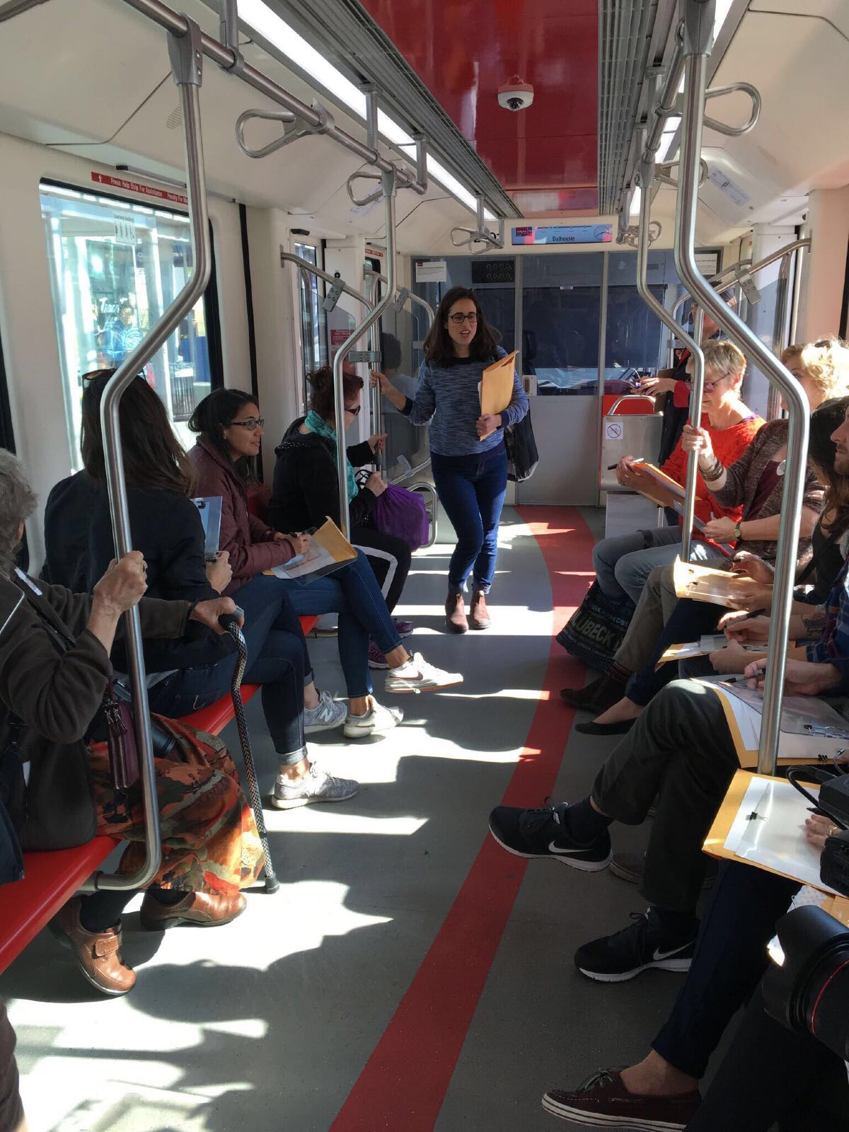 drawing on transit | Isabel Porto